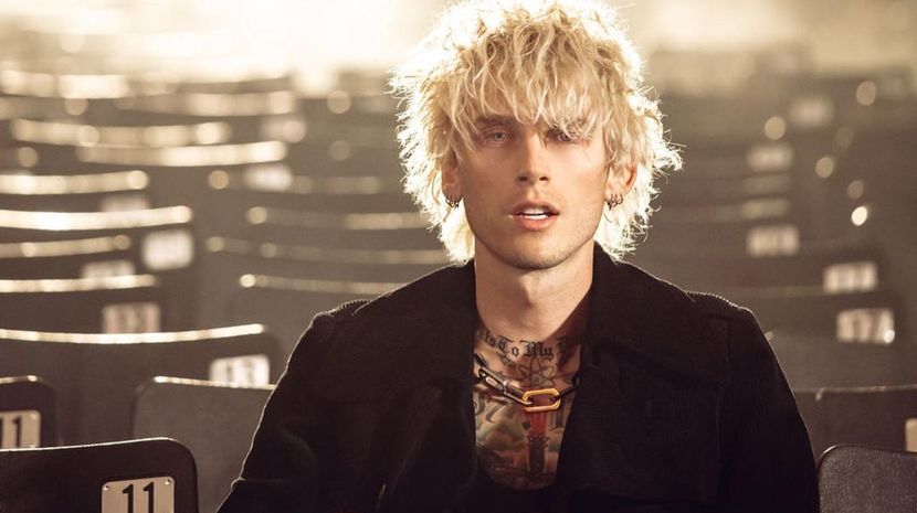 Machine Gun Kelly выпустил музыкальный фильм в поддержку альбома ...