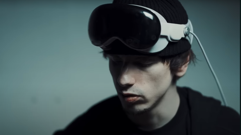 4n Way в клипе “Свитер Marni”