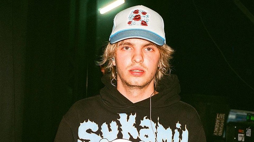 Mayot лиричный — в треке "Мотылек"