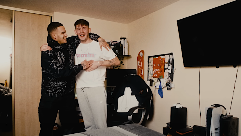 Фэны кайфуют от новой музыки Slowthai в клипе "Feel Good"